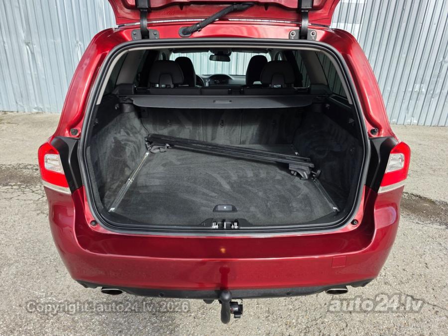 Sarkans Volvo V70 2015 Tallina, ar dzinēja tilpumu 2.00 L un nobraukumu 267 tūkst. km par 7490 €, foto 21 vietnē AUTOMOTO.COM.LV