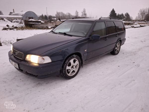 Volvo V70 1998 Joniškis, ar dzinēja tilpumu 2.50 L un nobraukumu 380 tūkst. km par 600 €, foto 3 vietnē AUTOMOTO.COM.LV