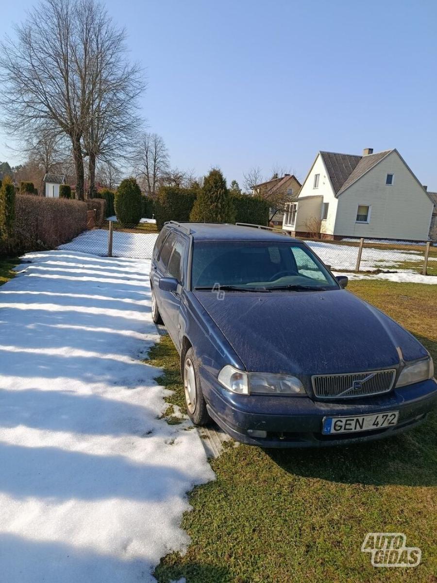Volvo V70 1998 Tauragė, ar dzinēja tilpumu 2.50 L un nobraukumu 400 tūkst. km par 550 €, foto 2 vietnē AUTOMOTO.COM.LV