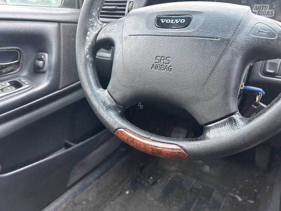 Volvo V70 1998 Varėna, ar dzinēja tilpumu 2.50 L un nobraukumu 400 tūkst. km par 360 €, foto 7 vietnē AUTOMOTO.COM.LV
