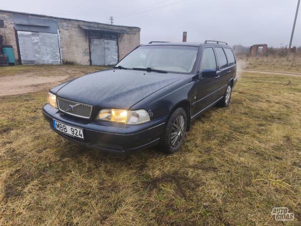 Volvo V70 1998 Ignalina, ar dzinēja tilpumu 2.40 L un nobraukumu 395 tūkst. km par 300 €, foto 4 vietnē AUTOMOTO.COM.LV