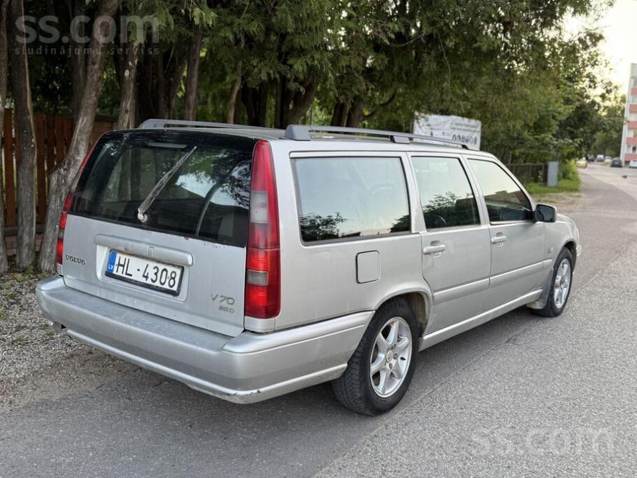 Volvo V70 1999 Kuldīga, ar dzinēja tilpumu 2.50 L un nobraukumu 655 tūkst. km par 6800 €, foto 2 vietnē AUTOMOTO.COM.LV
