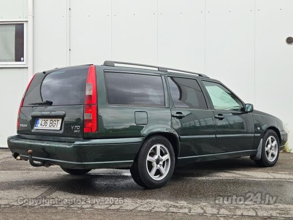 Volvo V70 1999 in Rakvere on AUTOMOTO.COM.LV Volvo V70 1999 in Rakvere, with an engine capacity of 2.50 L and mileage of 282 thousand km for 2600 €, photo 4 on AUTOMOTO.COM.LV