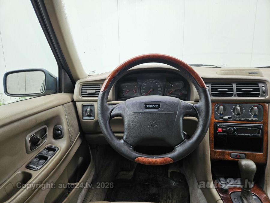 Volvo V70 1999 in Rakvere, with an engine capacity of 2.50 L and mileage of 282 thousand km for 2600 €, photo 10 on AUTOMOTO.COM.LV