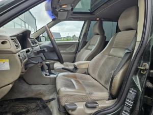 Volvo V70 1999 in Rakvere, with an engine capacity of 2.50 L and mileage of 282 thousand km for 2600 €, photo 4 on AUTOMOTO.COM.LV