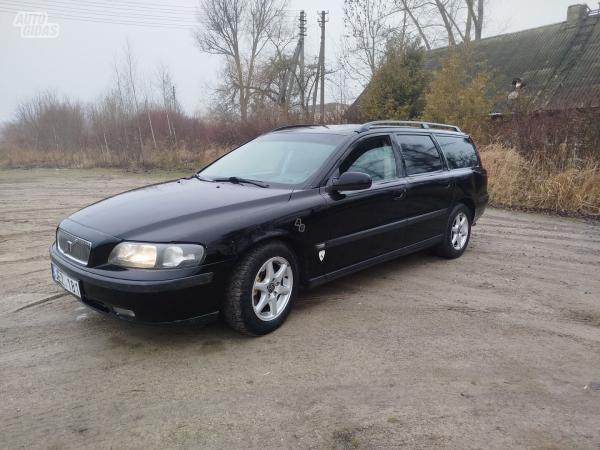 Volvo V70 2000 Pakruojis, ar dzinēja tilpumu 2.50 L un nobraukumu 450 tūkst. km par 750 €, foto 1 vietnē AUTOMOTO.COM.LV