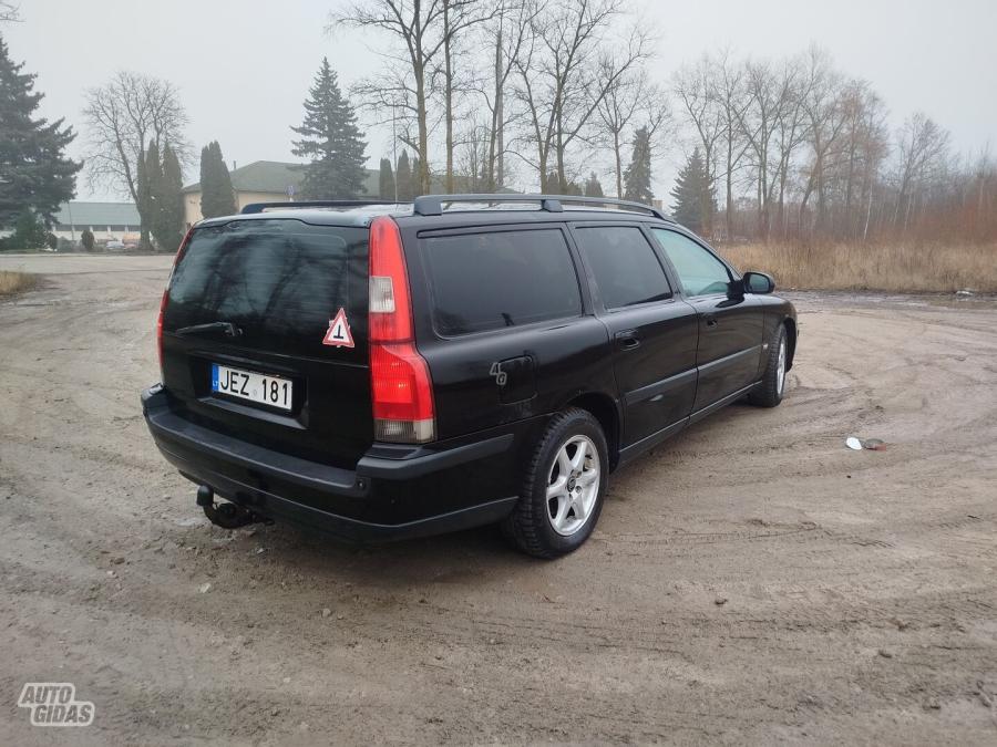 Volvo V70 2000 Pakruojis, ar dzinēja tilpumu 2.50 L un nobraukumu 450 tūkst. km par 750 €, foto 3 vietnē AUTOMOTO.COM.LV