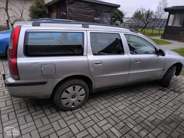 Volvo V70 2000 in Vilnius, with an engine capacity of 2.50 L and mileage of 418 thousand km for 800 €, photo 5 on AUTOMOTO.COM.LV