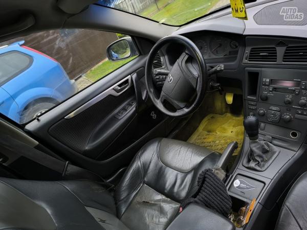 Volvo V70 2000 in Vilnius, with an engine capacity of 2.50 L and mileage of 418 thousand km for 800 €, photo 7 on AUTOMOTO.COM.LV