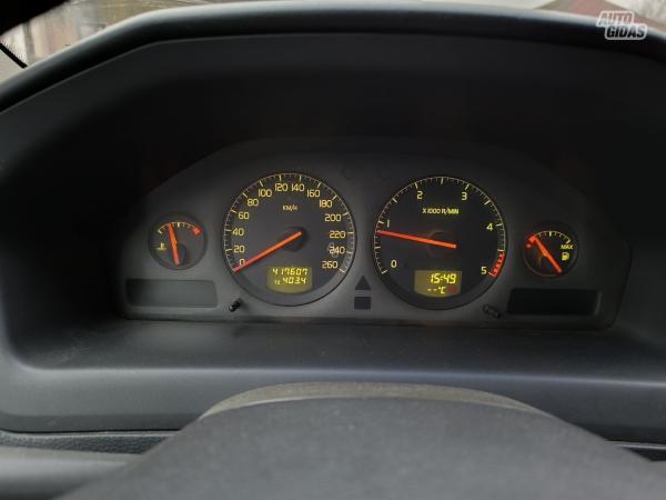 Volvo V70 2000 in Vilnius, with an engine capacity of 2.50 L and mileage of 418 thousand km for 800 €, photo 9 on AUTOMOTO.COM.LV