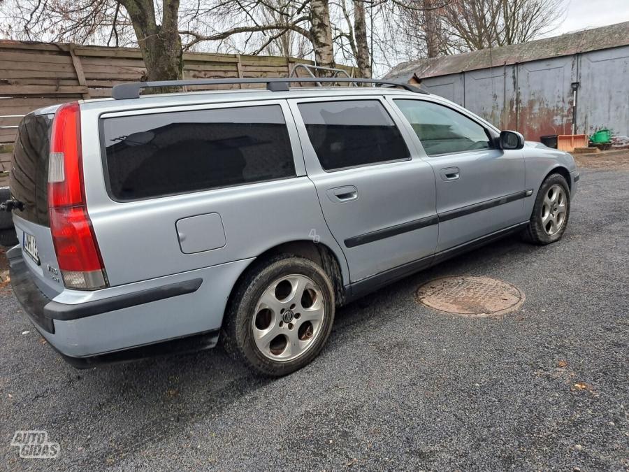Volvo V70 2000 Radviliškis, ar dzinēja tilpumu 2.50 L un nobraukumu 390 tūkst. km par 1000 €, foto 3 vietnē AUTOMOTO.COM.LV