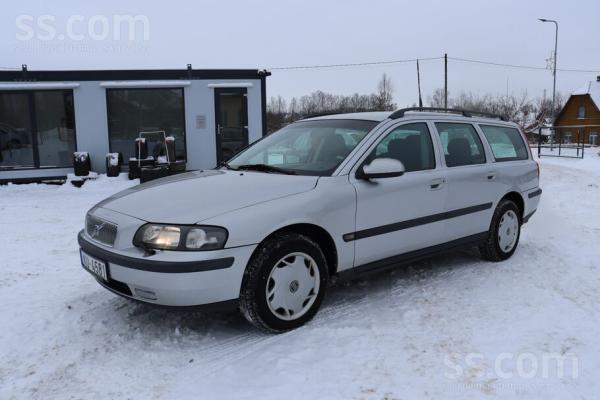 Volvo V70 2000 Gulbene, ar dzinēja tilpumu 2.50 L un nobraukumu 366 tūkst. km par 1990 €, foto 1 vietnē AUTOMOTO.COM.LV