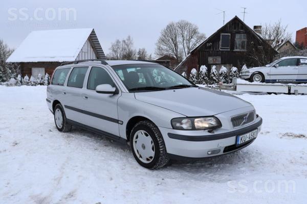 Volvo V70 2000 Gulbene, ar dzinēja tilpumu 2.50 L un nobraukumu 366 tūkst. km par 1990 €, foto 3 vietnē AUTOMOTO.COM.LV
