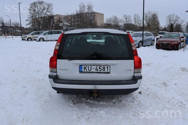 Volvo V70 2000 Gulbene, ar dzinēja tilpumu 2.50 L un nobraukumu 366 tūkst. km par 1990 €, foto 5 vietnē AUTOMOTO.COM.LV