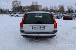 Volvo V70 2000 in Gulbene, with an engine capacity of 2.50 L and mileage of 366 thousand km for 1990 €, photo 5 on AUTOMOTO.COM.LV