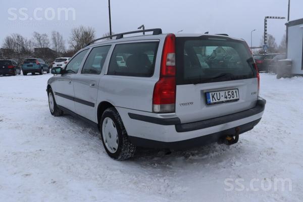 Volvo V70 2000 Gulbene, ar dzinēja tilpumu 2.50 L un nobraukumu 366 tūkst. km par 1990 €, foto 6 vietnē AUTOMOTO.COM.LV