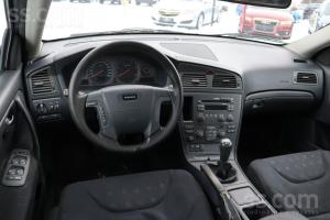 Volvo V70 2000 in Gulbene, with an engine capacity of 2.50 L and mileage of 366 thousand km for 1990 €, photo 14 on AUTOMOTO.COM.LV
