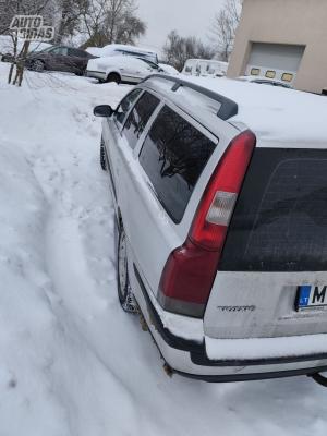 Volvo V70 2000 Viļņa, ar dzinēja tilpumu 24.00 L un nobraukumu 344 tūkst. km par 1100 €, foto 6 vietnē AUTOMOTO.COM.LV