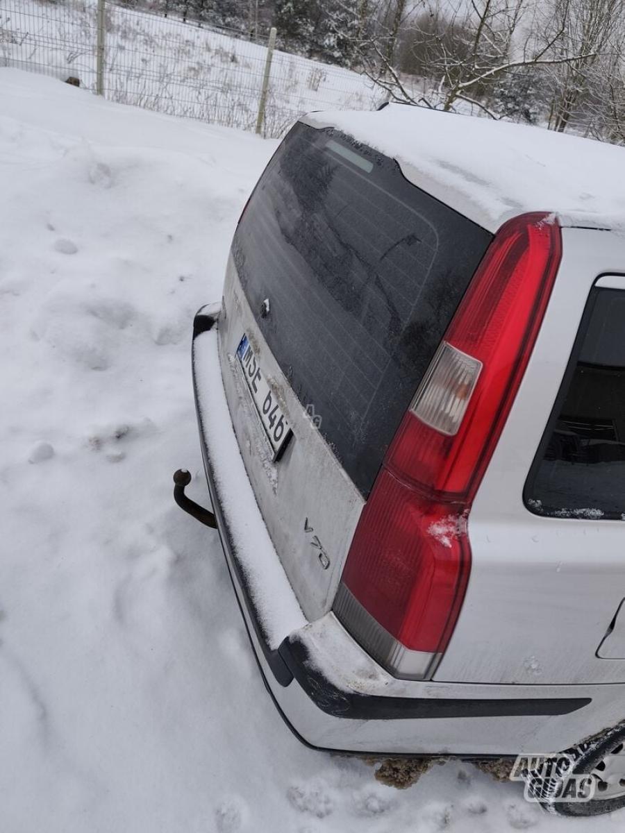 Volvo V70 2000 Viļņa, ar dzinēja tilpumu 24.00 L un nobraukumu 344 tūkst. km par 1100 €, foto 7 vietnē AUTOMOTO.COM.LV