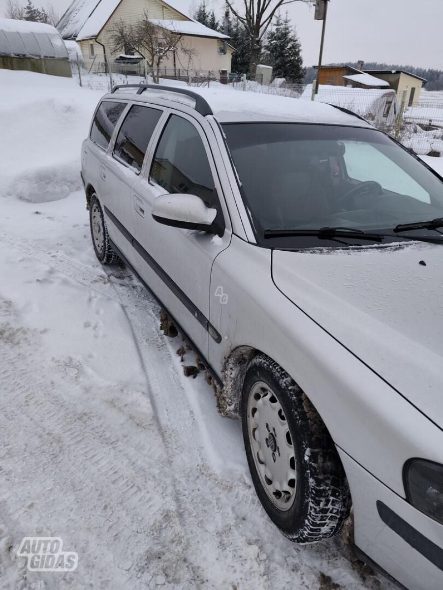 Volvo V70 2000 Viļņa, ar dzinēja tilpumu 24.00 L un nobraukumu 344 tūkst. km par 1100 €, foto 12 vietnē AUTOMOTO.COM.LV