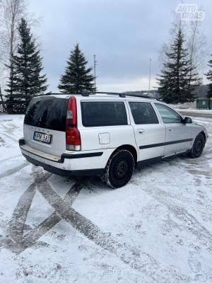Volvo V70 2000 in Vilnius, with an engine capacity of 2.40 L and mileage of 333 thousand km for 650 €, photo 2 on AUTOMOTO.COM.LV