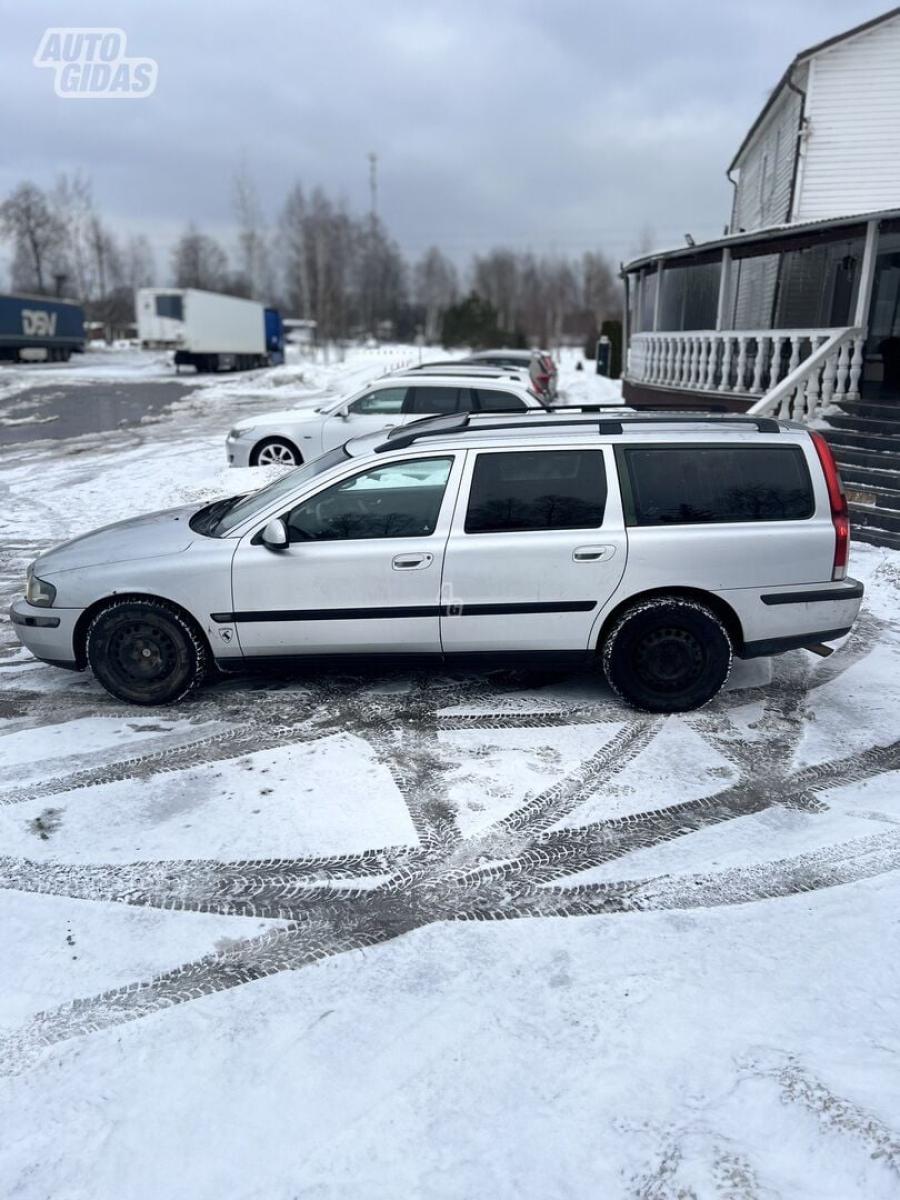 Volvo V70 2000 in Vilnius, with an engine capacity of 2.40 L and mileage of 333 thousand km for 650 €, photo 6 on AUTOMOTO.COM.LV