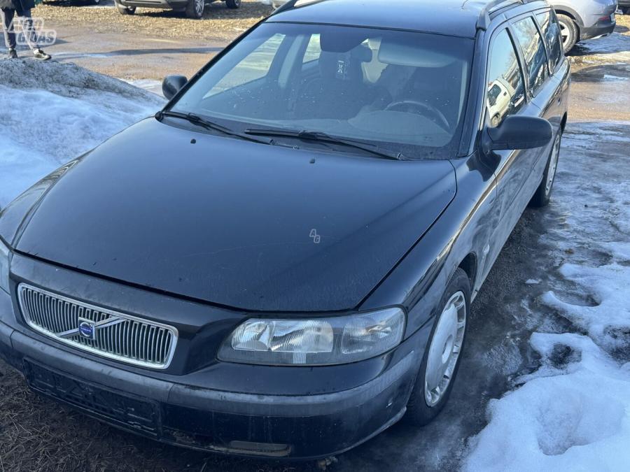 Volvo V70 2000 in Siauliai, with an engine capacity of 2.50 L and mileage of 5000 thousand km for 350 €, photo 1 on AUTOMOTO.COM.LV
