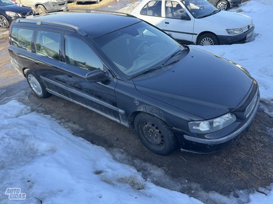 Volvo V70 2000 in Siauliai, with an engine capacity of 2.50 L and mileage of 5000 thousand km for 350 €, photo 2 on AUTOMOTO.COM.LV