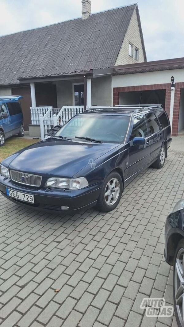 Volvo V70 2000 Viļņa, ar dzinēja tilpumu 2.50 L un nobraukumu 454 tūkst. km par 1200 €, foto 3 vietnē AUTOMOTO.COM.LV