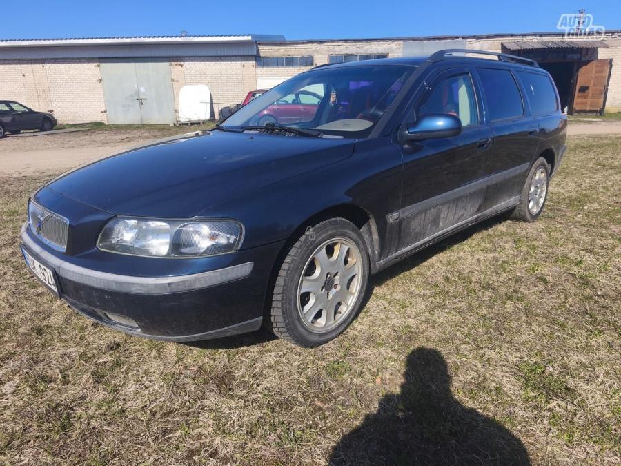 Volvo V70 2000 in Ignalina, with an engine capacity of 2.40 L and mileage of 375 thousand km for 430 €, photo 9 on AUTOMOTO.COM.LV