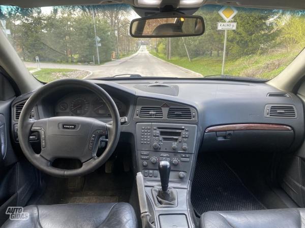 Volvo V70 2000 in Ukmerge, with an engine capacity of 2.50 L and mileage of 274 thousand km for 1500 €, photo 5 on AUTOMOTO.COM.LV