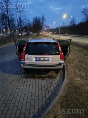 Volvo V70 2000 in Riga, with an engine capacity of 2.50 L and mileage of 438 thousand km for 750 €, photo 8 on AUTOMOTO.COM.LV