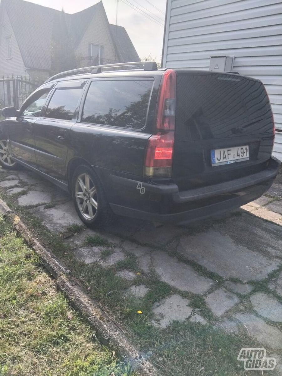 Volvo V70 2000 in Vilnius, with an engine capacity of 2.50 L and mileage of 500 thousand km for 850 €, photo 6 on AUTOMOTO.COM.LV