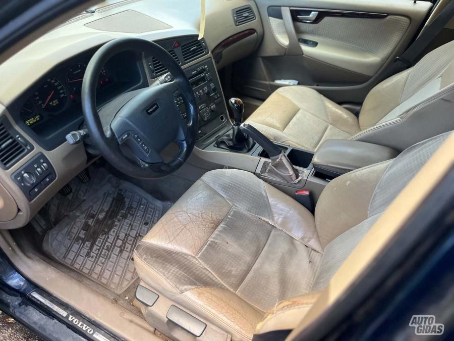Volvo V70 2000 Klaipėda, ar dzinēja tilpumu 2.50 L un nobraukumu 422 tūkst. km par 790 €, foto 10 vietnē AUTOMOTO.COM.LV