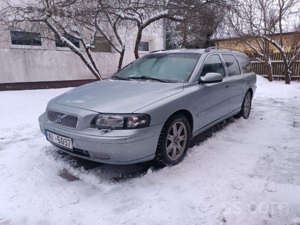 Volvo V70 2001 in Riga, with an engine capacity of 2.40 L and mileage of 455 thousand km for 1890 €, photo 1 on AUTOMOTO.COM.LV