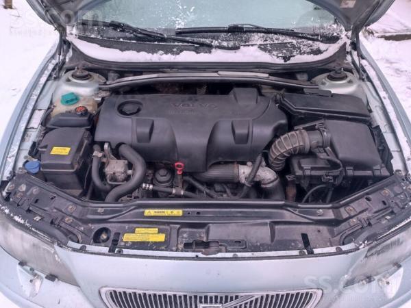 Volvo V70 2001 in Riga, with an engine capacity of 2.40 L and mileage of 455 thousand km for 1890 €, photo 9 on AUTOMOTO.COM.LV