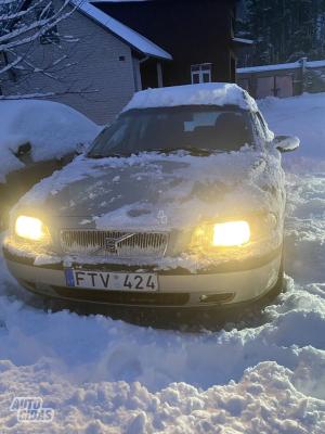 Вольво В70 2001 в Варена, объемом двигателя 2.50 л и пробегом 339 тыс. км за 700 €, фото 4 на AUTOMOTO.COM.LV