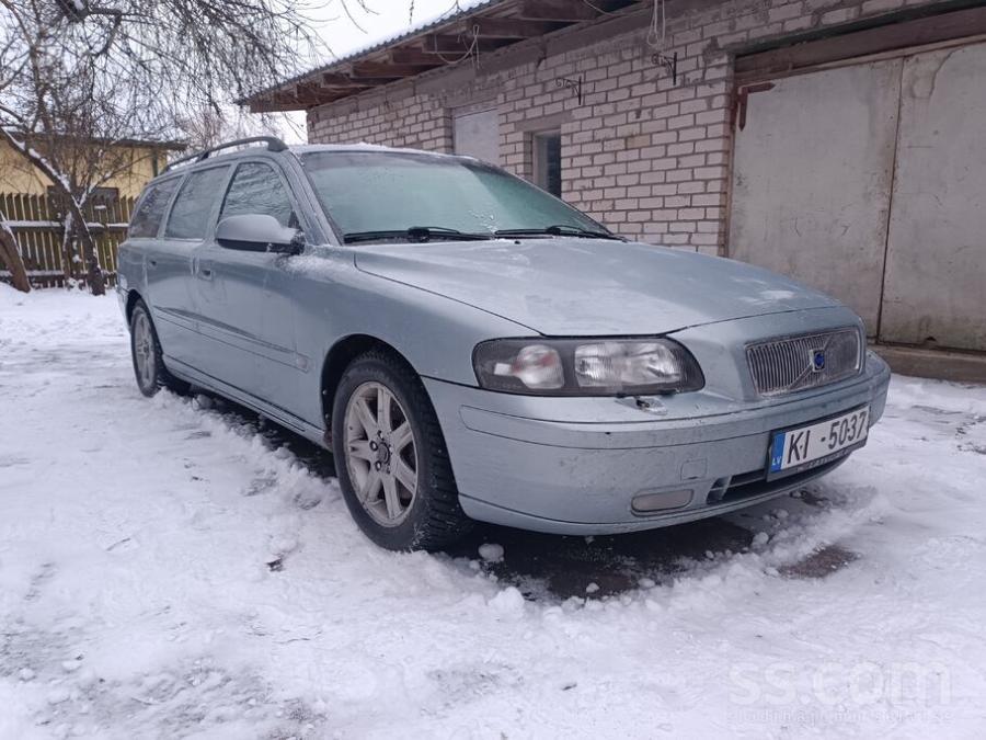 Volvo V70 2001 Rīga, ar dzinēja tilpumu 2.40 L un nobraukumu 455 tūkst. km par 1600 €, foto 2 vietnē AUTOMOTO.COM.LV