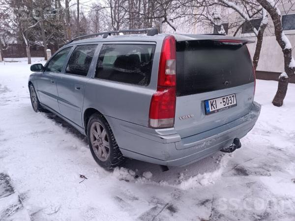 Volvo V70 2001 in Riga, with an engine capacity of 2.40 L and mileage of 455 thousand km for 1600 €, photo 4 on AUTOMOTO.COM.LV