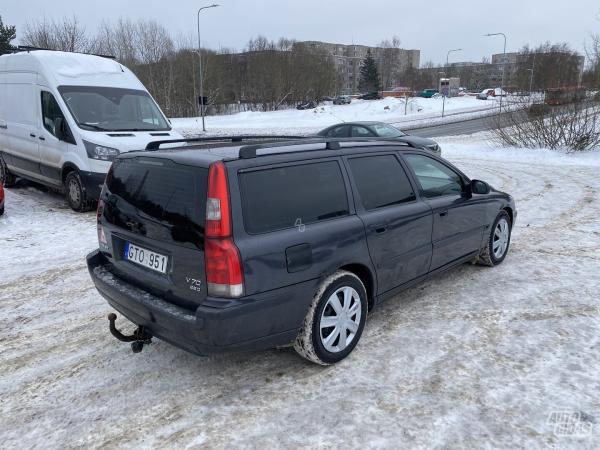 Volvo V70 2001 in Vilnius, with an engine capacity of 2.50 L and mileage of 300 thousand km for 890 €, photo 3 on AUTOMOTO.COM.LV