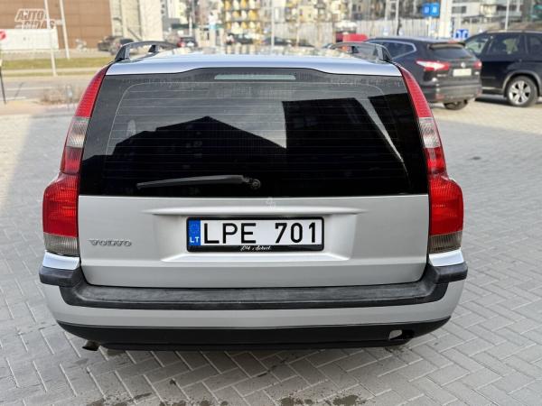 Volvo V70 2001 in Vilnius, with an engine capacity of 2.50 L and mileage of 331 thousand km for 1490 €, photo 3 on AUTOMOTO.COM.LV