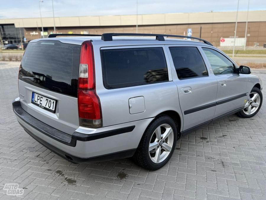 Volvo V70 2001 Viļņa, ar dzinēja tilpumu 2.50 L un nobraukumu 331 tūkst. km par 1490 €, foto 5 vietnē AUTOMOTO.COM.LV
