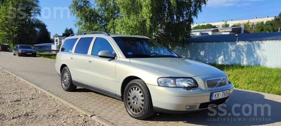 Volvo V70 2001 in Riga, with an engine capacity of 2.40 L and mileage of 372 thousand km for 4495 €, photo 4 on AUTOMOTO.COM.LV