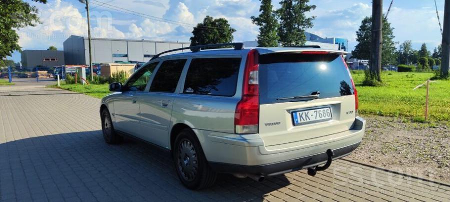Volvo V70 2001 in Riga, with an engine capacity of 2.40 L and mileage of 372 thousand km for 4495 €, photo 6 on AUTOMOTO.COM.LV