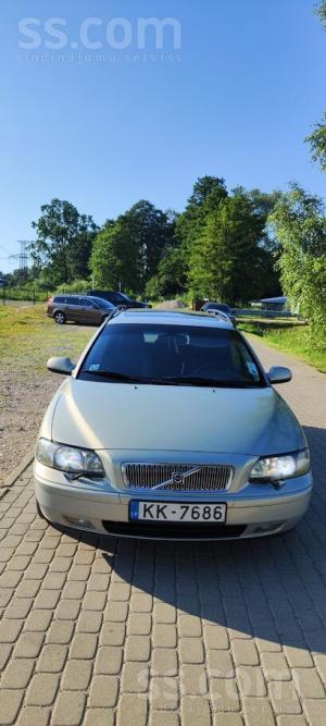 Volvo V70 2001 in Riga, with an engine capacity of 2.40 L and mileage of 372 thousand km for 4495 €, photo 8 on AUTOMOTO.COM.LV