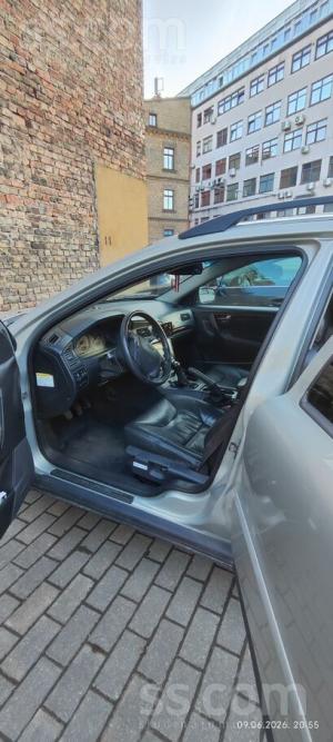 Volvo V70 2001 in Riga, with an engine capacity of 2.40 L and mileage of 372 thousand km for 4495 €, photo 17 on AUTOMOTO.COM.LV