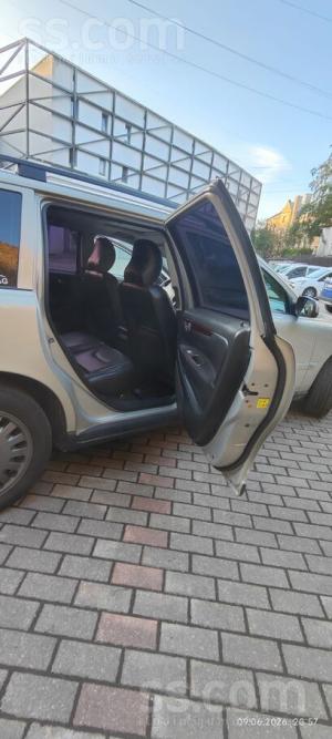 Volvo V70 2001 in Riga, with an engine capacity of 2.40 L and mileage of 372 thousand km for 4495 €, photo 19 on AUTOMOTO.COM.LV