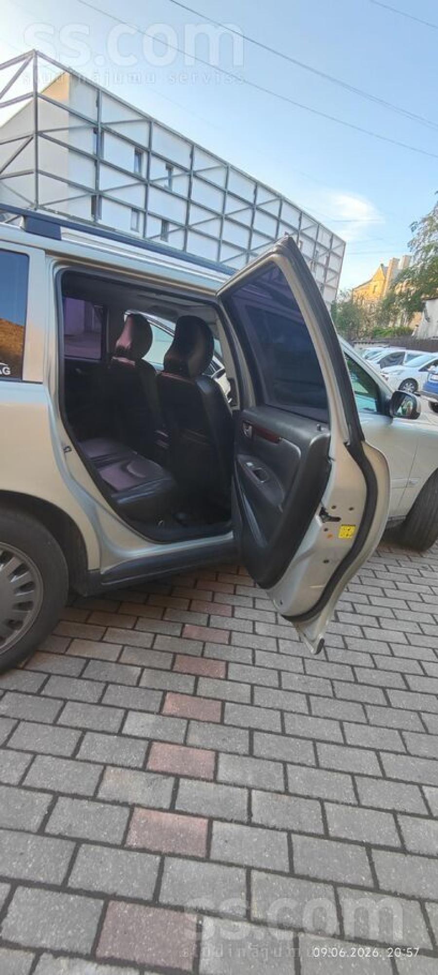 Volvo V70 2001 in Riga, with an engine capacity of 2.40 L and mileage of 372 thousand km for 4495 €, photo 19 on AUTOMOTO.COM.LV