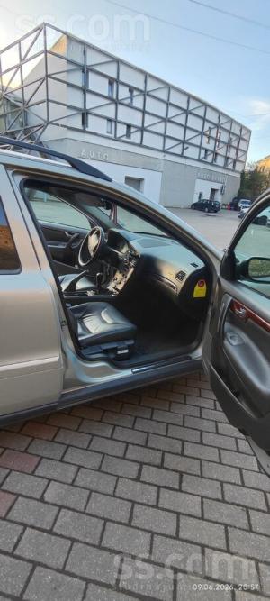 Volvo V70 2001 in Riga, with an engine capacity of 2.40 L and mileage of 372 thousand km for 4495 €, photo 21 on AUTOMOTO.COM.LV
