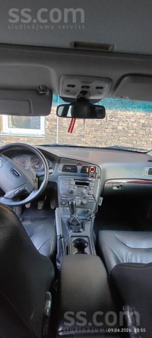 Volvo V70 2001 in Riga, with an engine capacity of 2.40 L and mileage of 372 thousand km for 4495 €, photo 23 on AUTOMOTO.COM.LV